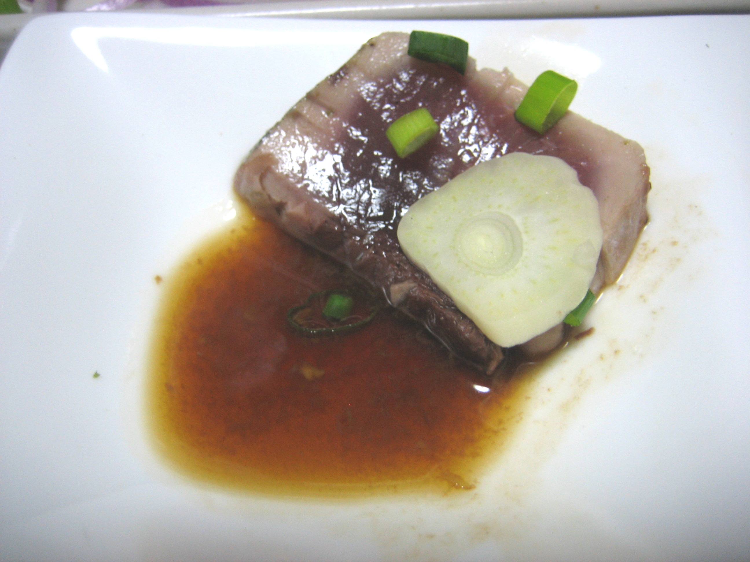 Lightly Roasted Bonito (Katsuo no Tataki) | Food in Japan