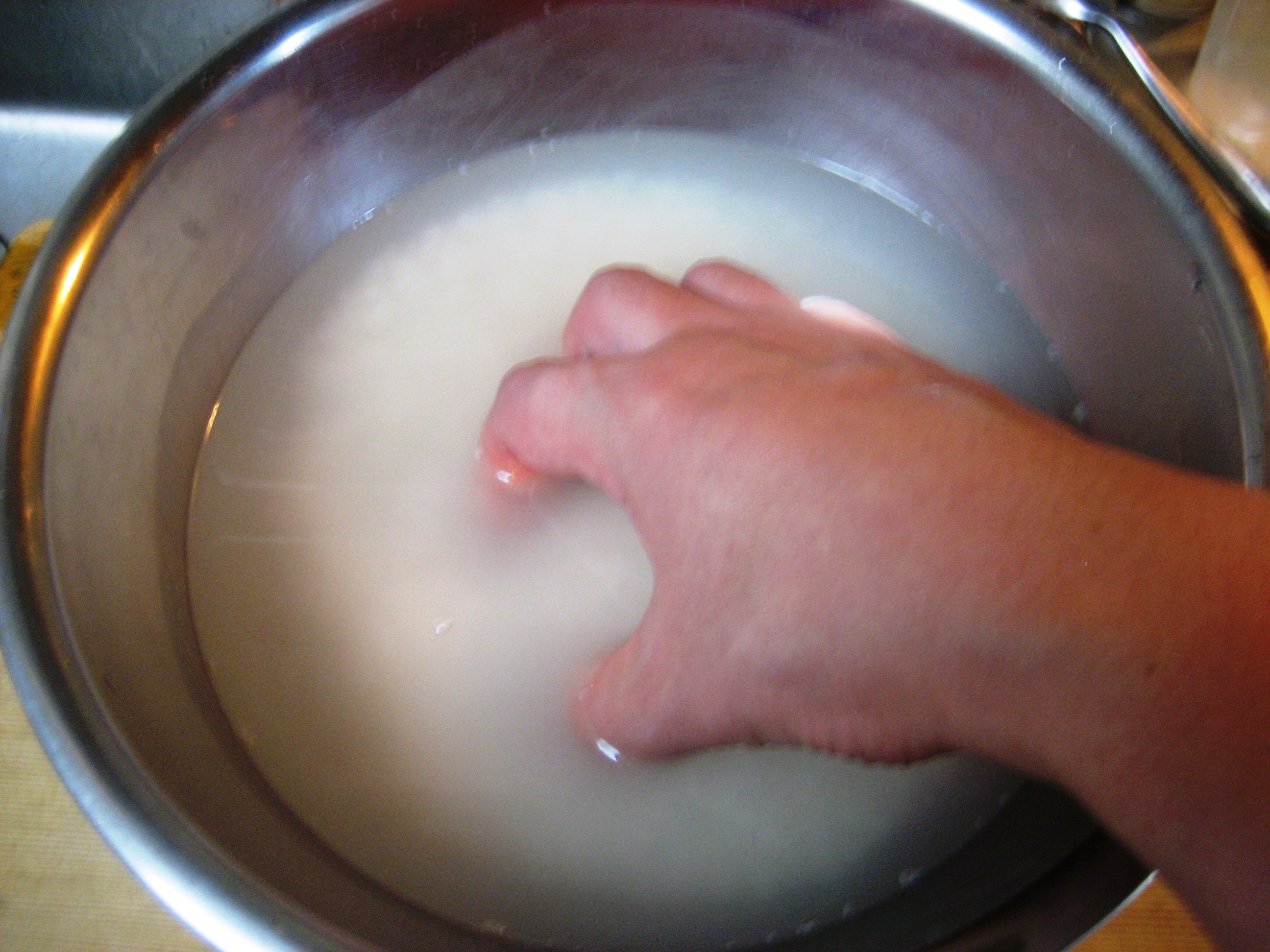 How to Make Steamed Rice (Gohan) | Food in Japan