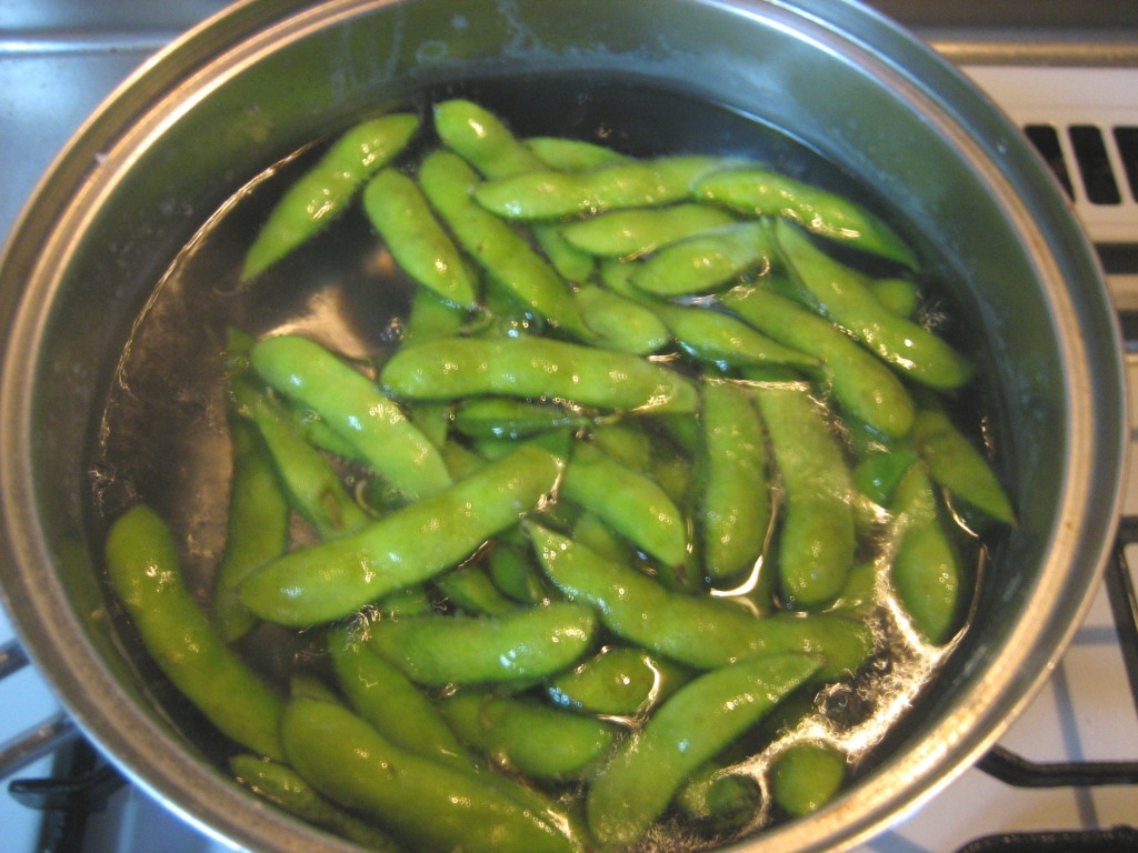 How to Boil Edamame | Food in Japan